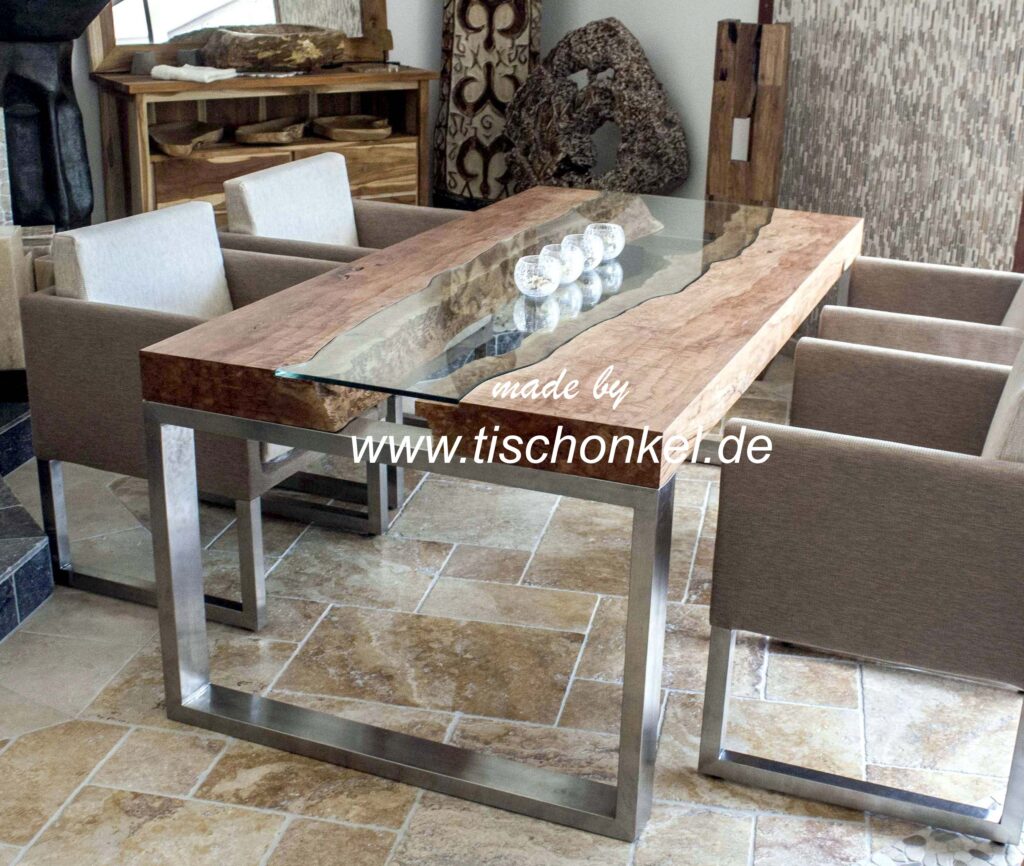 Designtisch aus massiven Baumscheiben | Das besondere Holzdesign