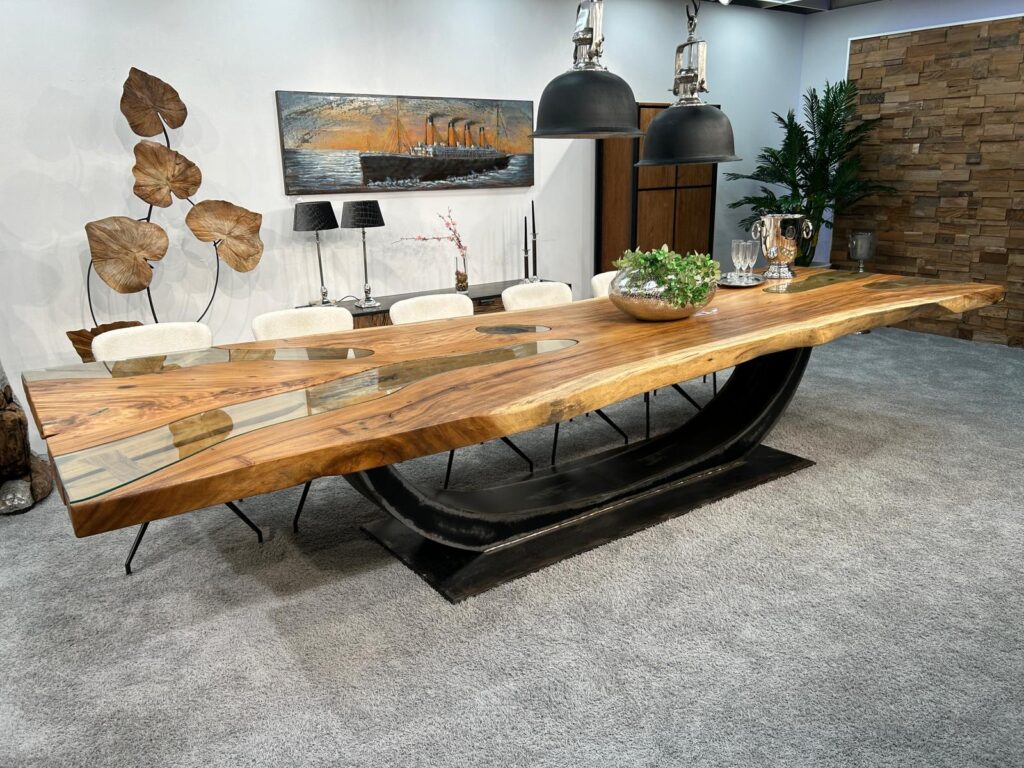 Besondere Esszimmertische aus Massivholz :: Tischonkel