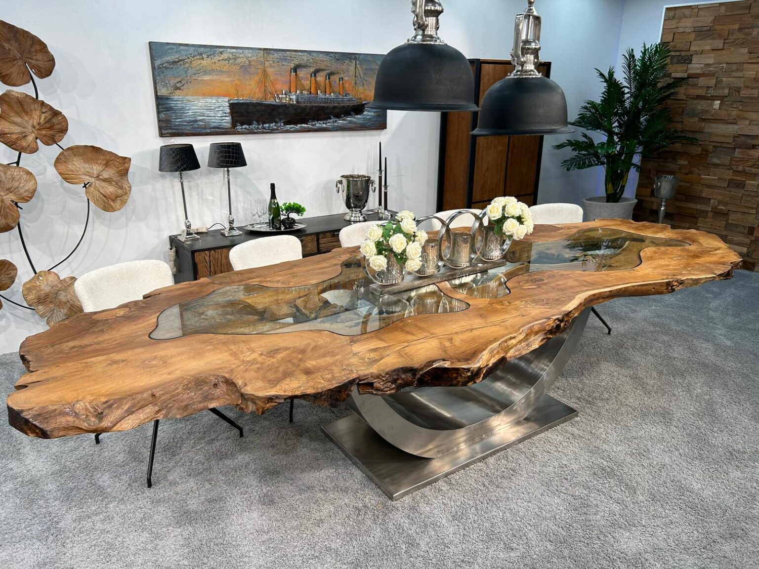 Wooden table made of tree slices EXPRESSION | The design table
