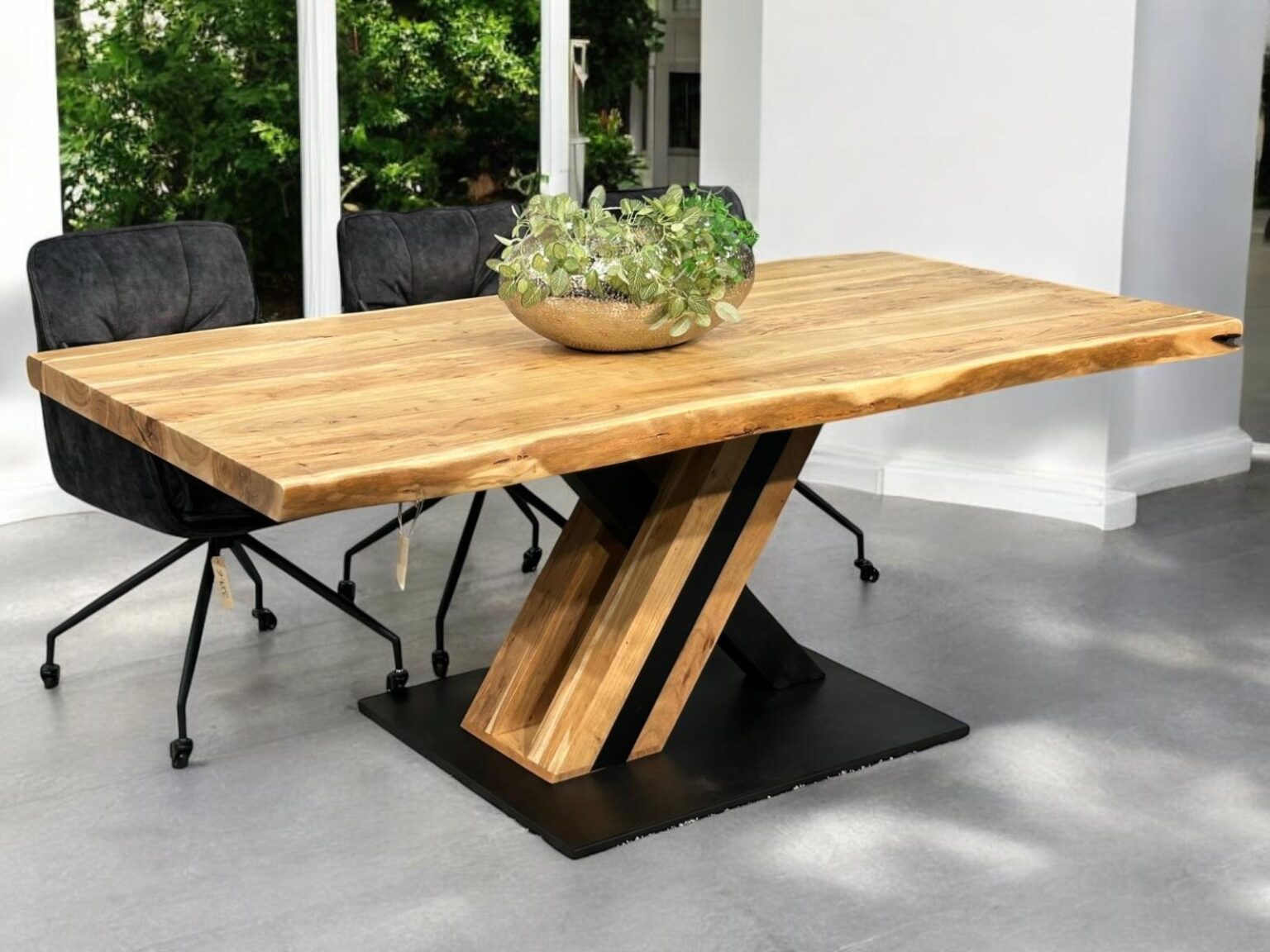 Esszimmertisch CANYON | Massiv & handgefertigt aus Akazie