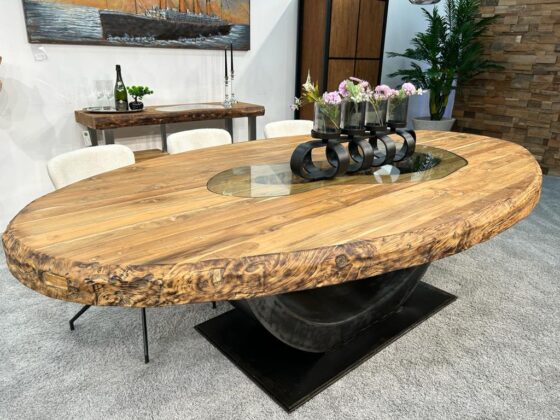 Oval dining table SKY ISLAND made of wood | Solid wood table with style