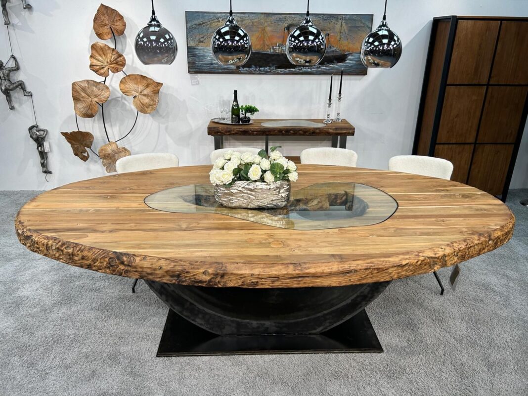 Oval dining table SKY ISLAND made of wood | Solid wood table with style