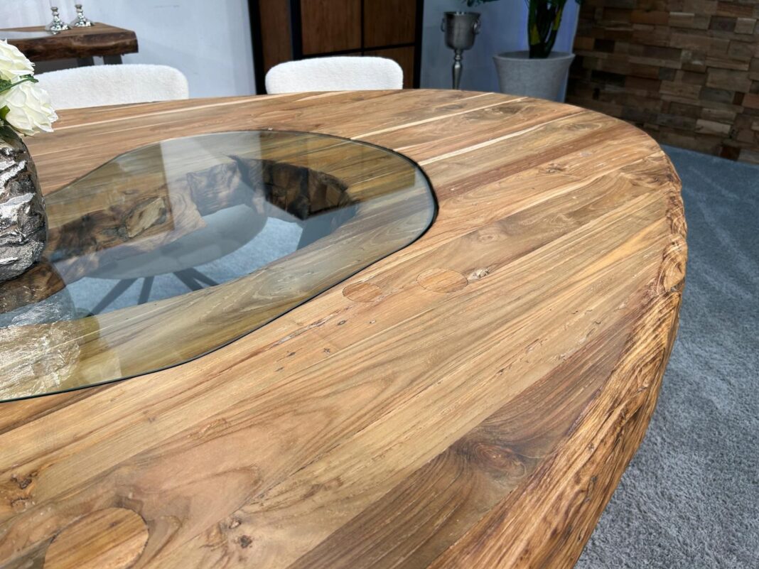 Oval dining table SKY ISLAND made of wood | Solid wood table with style